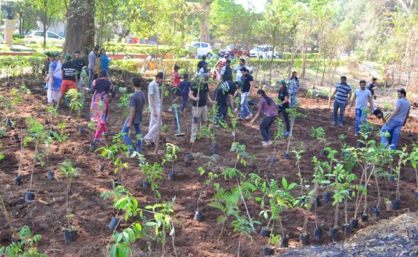 Green Saviours Plant 850 Trees - All About Belgaum